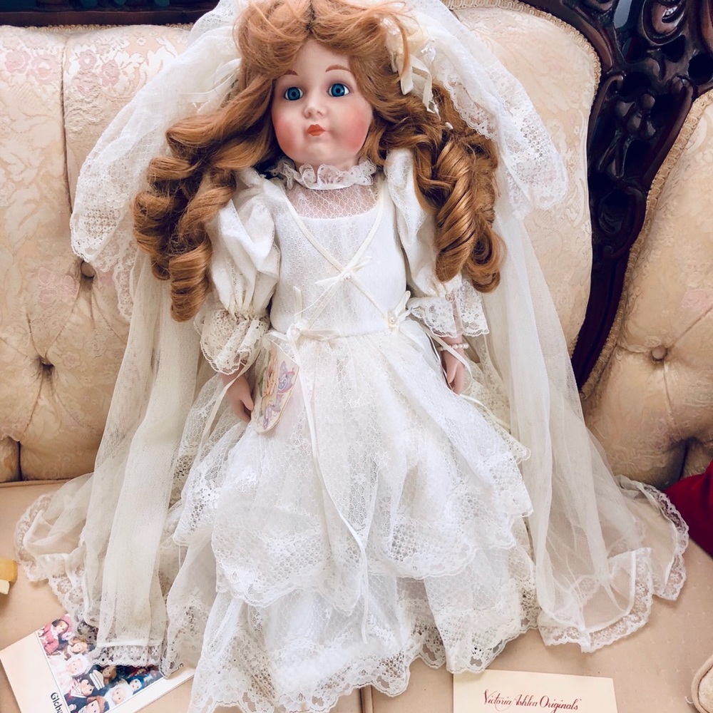 Vintage Porcelain Doll/Bride Global Art Germany - Gem